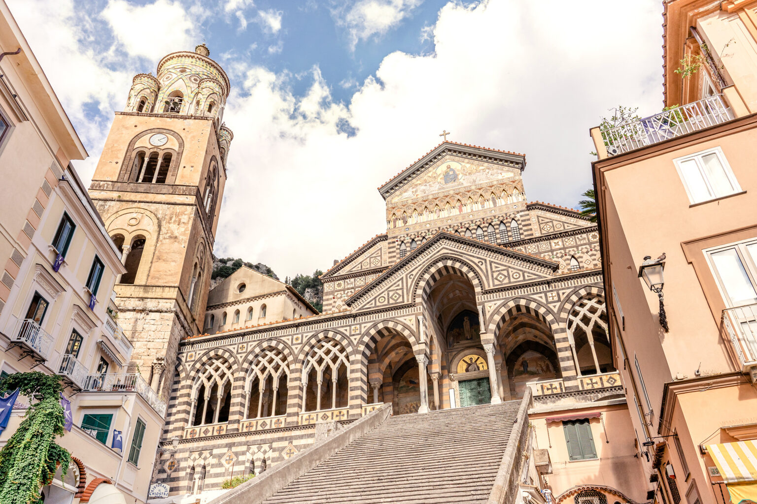 Having a destination wedding on Italy's Amalfi Coast - victoriaamrose.com
