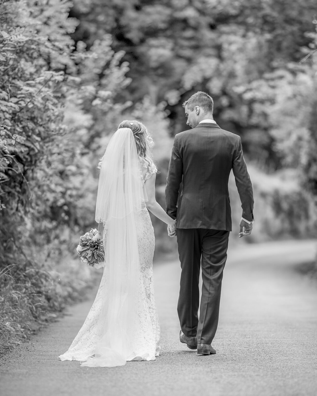 Getting married? A guide to getting wedding photos you will love!